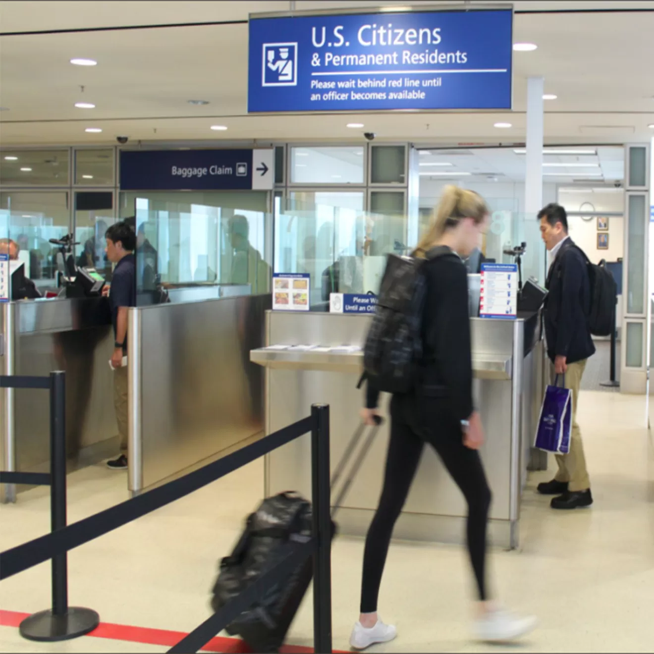 Customs and immigration in the Bahamas. Tourist information.